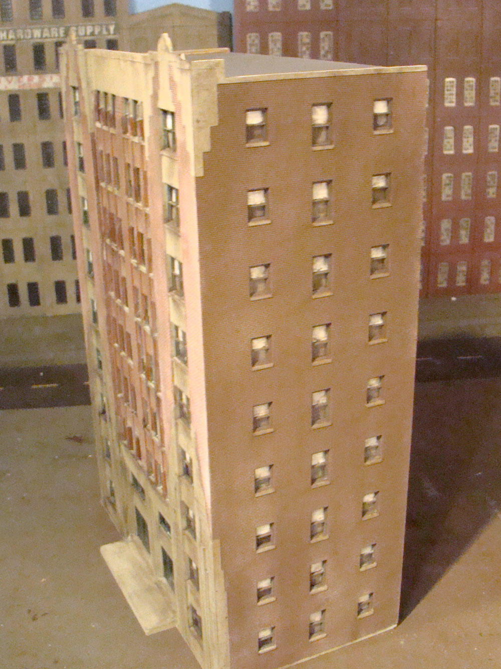HO Scale Walthers City Apartment Building - PJs Train Shack